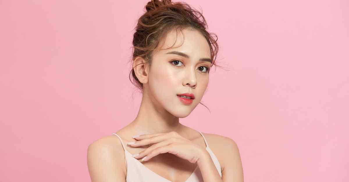 ニキビと吹き出物の違いとは？原因と最適なケア方法を徹底解説！ | ONEcosme