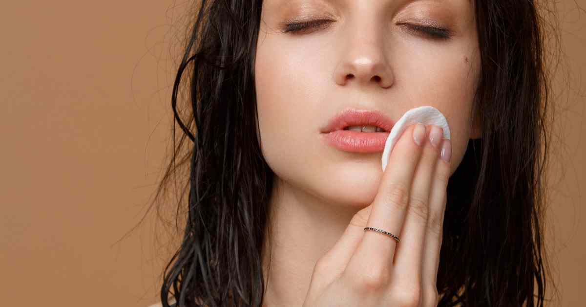 【透明感のある肌の育て方】特徴や効果的なスキンケア、NG行動を知ってみずみずしく輝くクリアな肌に | ONEcosme