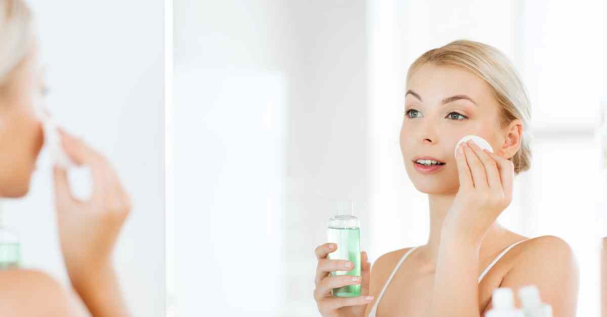 【透明感のある肌の育て方】特徴や効果的なスキンケア、NG行動を知ってみずみずしく輝くクリアな肌に | ONEcosme