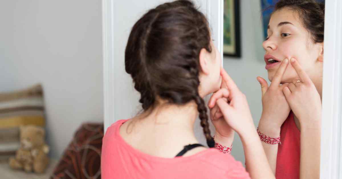 【角栓がやばい】角栓を放置すると危険？NGケアや効果的な対策、毛穴汚れを落とす洗顔方法などを解説 | ONEcosme