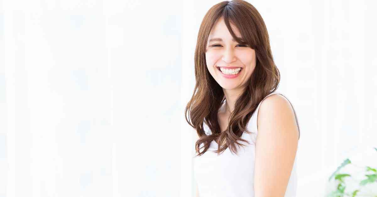 【目が離れてる】の基準は？離れ目解消メイクや前髪を活かしたカバー術で理想の顔立ちを叶えよう | ONEcosme