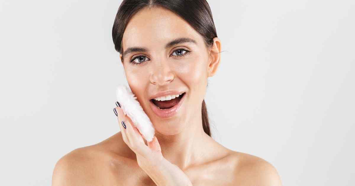 絶対に崩れないフェイスパウダーのつけ方や1日中サラスベ美肌が続く名品フェイスパウダー3選を紹介！ | ONEcosme