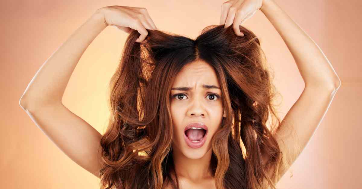 頭皮が剥がれる原因と治し方は？すこやかな頭皮に導く改善方法やおすすめ頭皮ケアアイテムを徹底解説 | ONEcosme