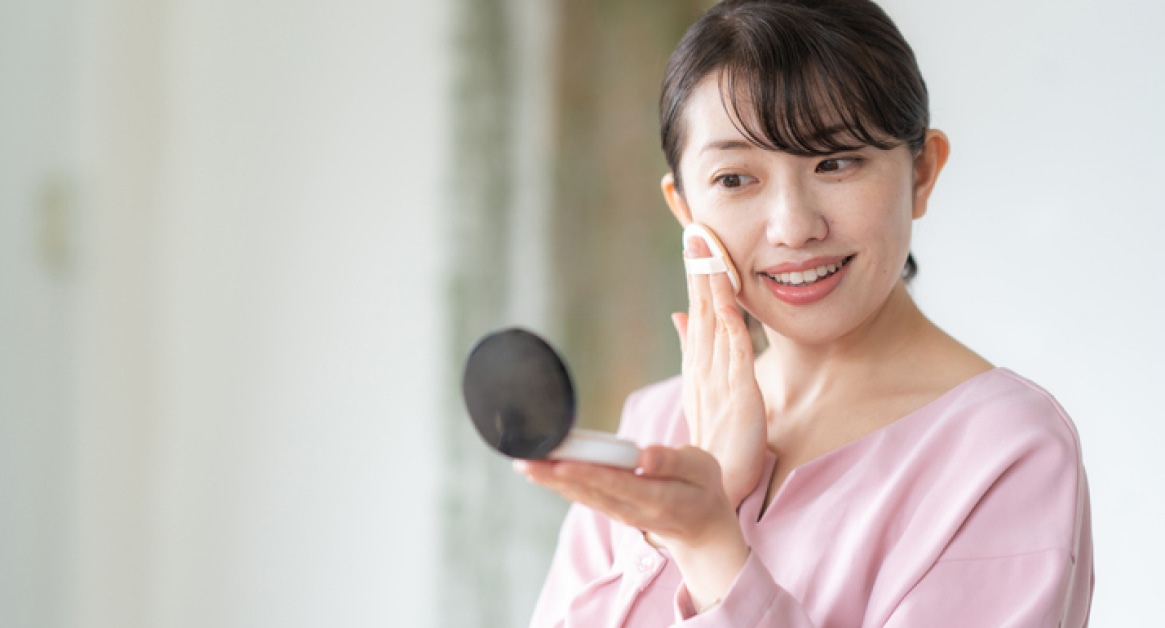 40代向けプチプラファンデーションで-5歳肌が叶う！口コミで評判のアイテムで若見え肌を手に入れよう | ONEcosme